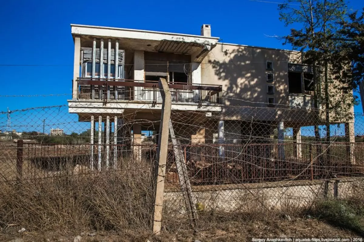 Cidade fantasma de Famagusta, Chipre nas fotos de Sergey Anashkevich 9154_28