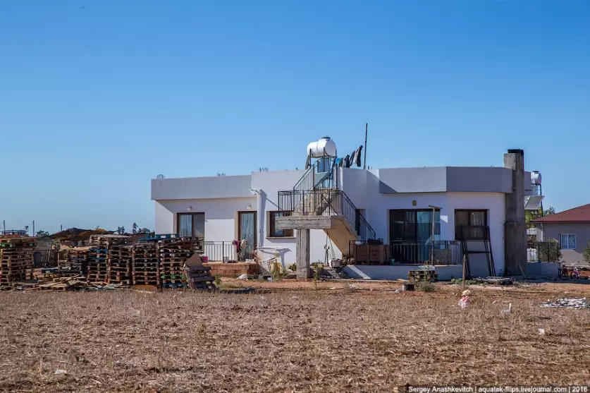 Cidade fantasma de Famagusta, Chipre nas fotos de Sergey Anashkevich 9154_36