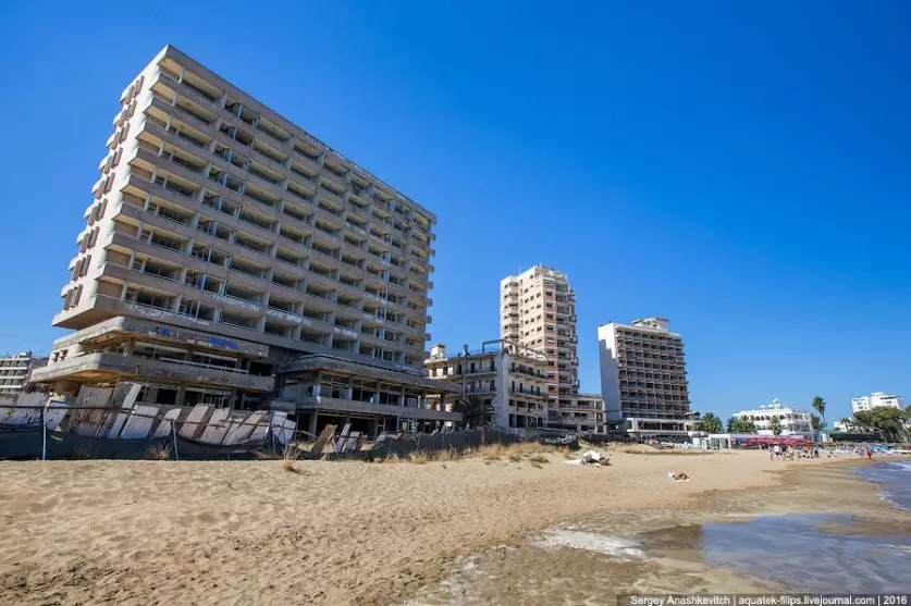 Cidade fantasma de Famagusta, Chipre nas fotos de Sergey Anashkevich 9154_4