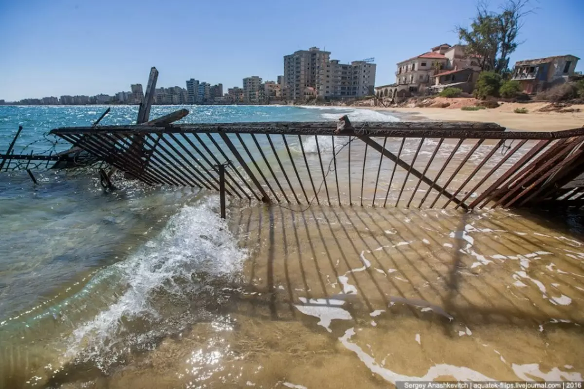 Cidade fantasma de Famagusta, Chipre nas fotos de Sergey Anashkevich 9154_9