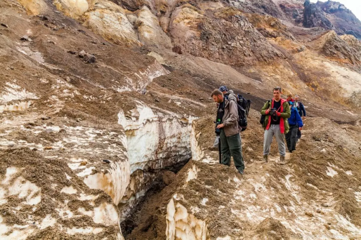 Podsvetia. Mutnovsky sopka v penetrách antonových šošoviek 9560_3