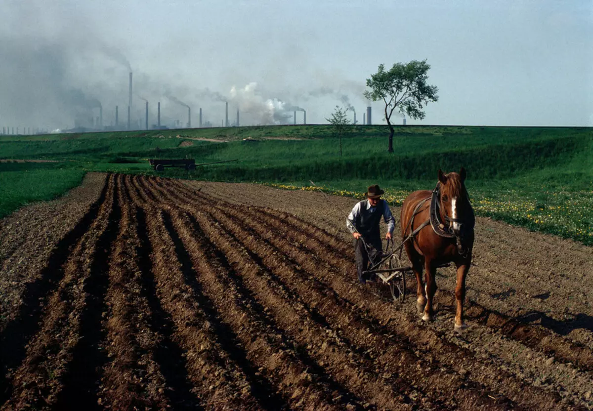 La vie de la Pologne du début des années 1980 dans les œuvres du photographe Bruno Barbie