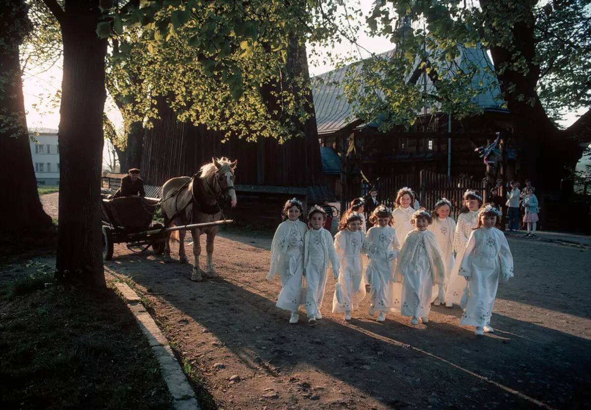 La vie de la Pologne du début des années 1980 dans les œuvres du photographe Bruno Barbie