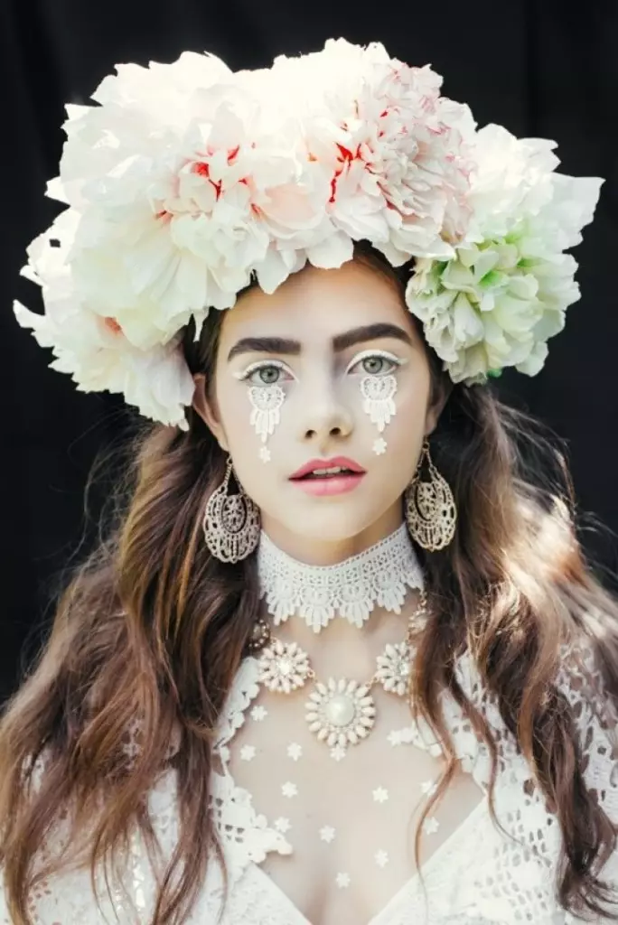 Retratos de niñas en las increíbles coronas folclóricas tradicionales del fotógrafo de Druz Koska (Ula Kóska) 9705_6