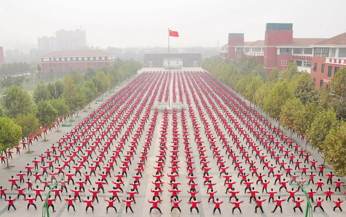 HD China World Crowd Crowd Art Military Performance Reality