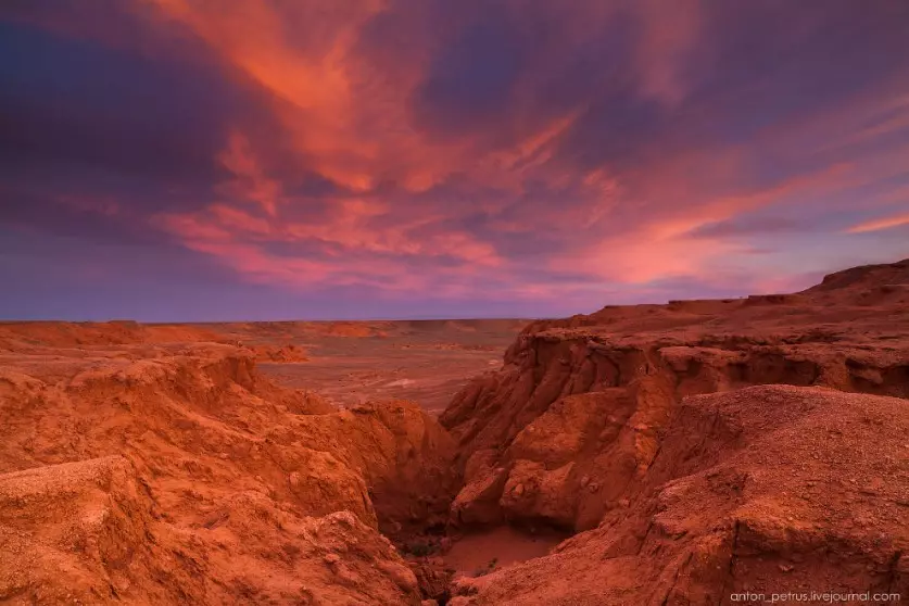 Dinif yang mempesona dan sepotong malam Gurun Gobi. Fotografer anton Petrus. 9837_12