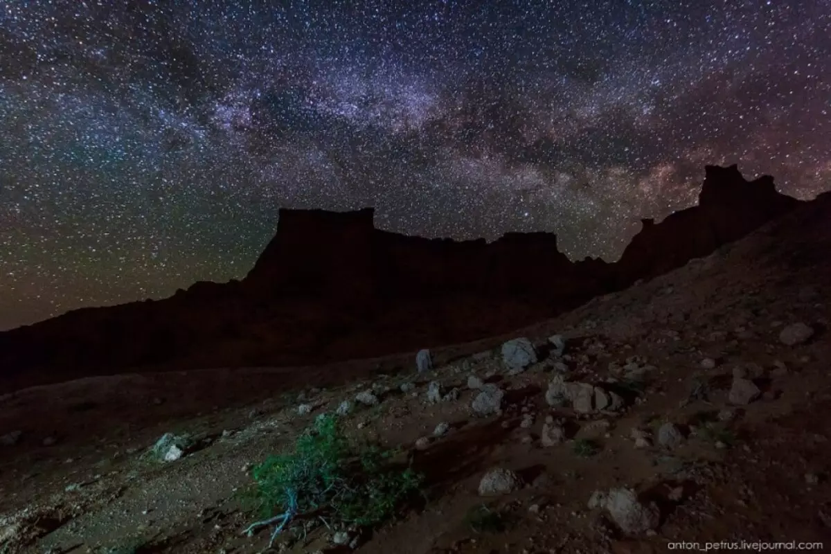 Dinif yang mempesona dan sepotong malam Gurun Gobi. Fotografer anton Petrus. 9837_4